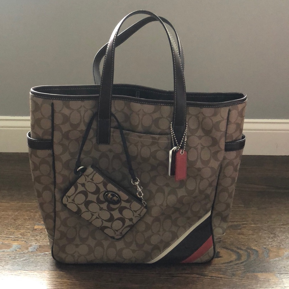 Coach Signature Logo Tote - Gem